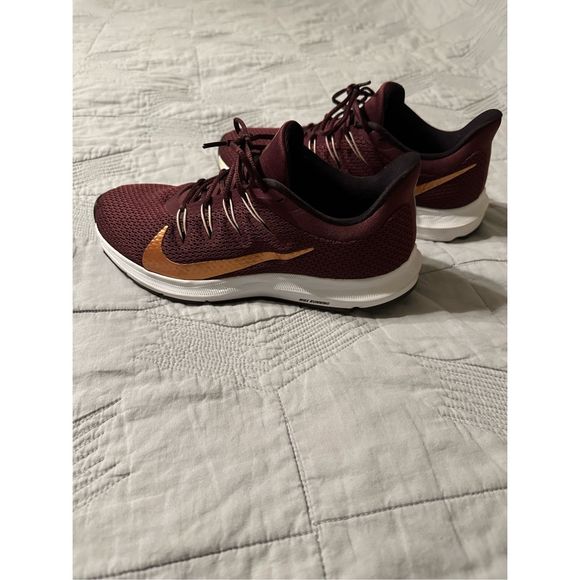 Nike | Shoes | Nike Quest Maroon Running Shoes Sz 9 | Poshmark